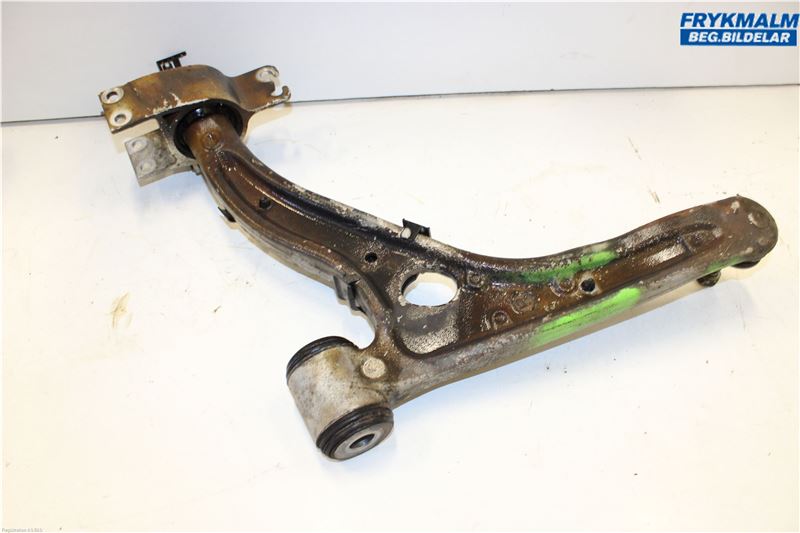 A-246-330-48-00 : Bærearm forrest nederst og Spindel for - Autoparts24