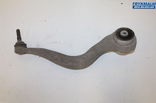 31126854723 : Bærearm forrest nederst - Autoparts24