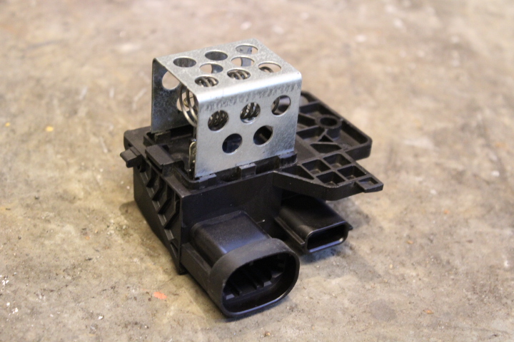 255502585R : Diverse relais en Kachel weerstand - Autoparts24