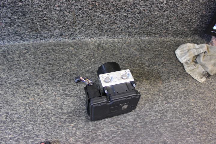 31423315 : ABS Pumpe - Autoparts24