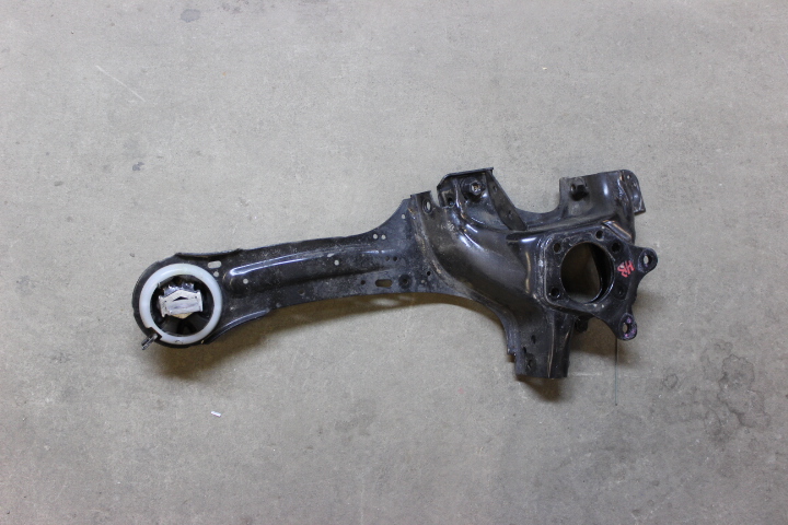 31476188 : Bærearm bag og Spindel - bag - Autoparts24