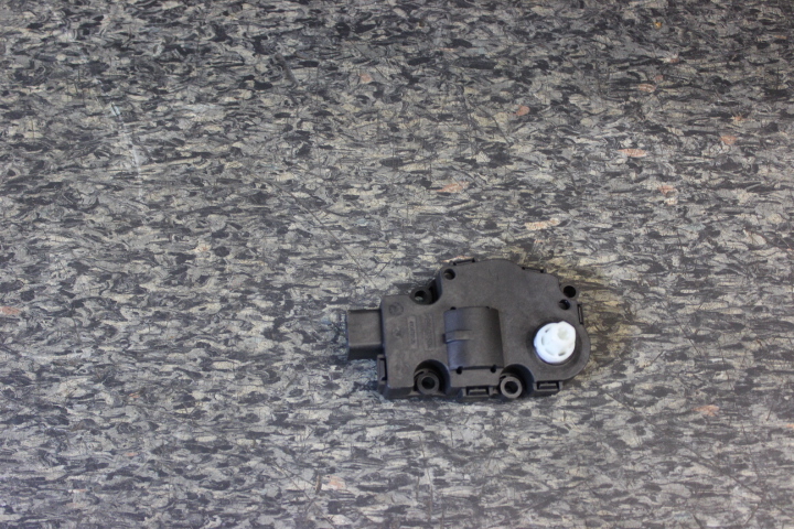 412650750 : Motor voor warmteregeling en Warmteregulator - Autoparts24