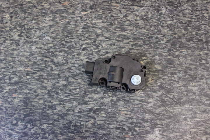 31497549 : Varmeregulering og Varmereguleringsmotor - Autoparts24