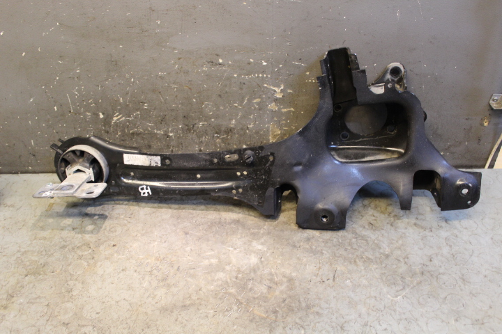 31476185 : Draagarm achter en Asschenkel / Wielnaaf achter - Autoparts24