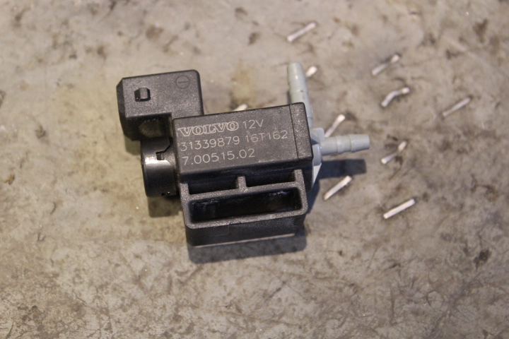 31339879 : EGR-vacuümklep en Turbo laadregeling - Autoparts24