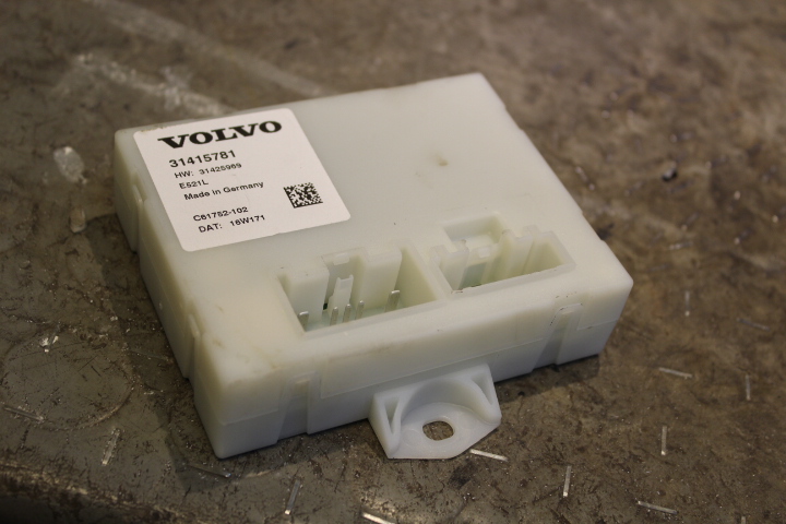 31425969 : Diverse relais en Achterklep controle-eenheid - Autoparts24