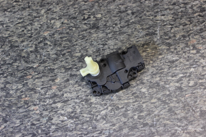 412650920 : Varmeregulering og Varmereguleringsmotor - Autoparts24