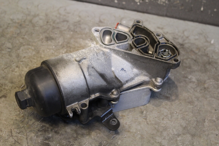 31321630 : Oliefilter - konsol og Oliekøler - element - Autoparts24