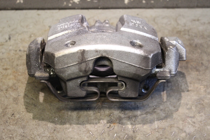 31423311 : Bremsekaliber - for venstre - Autoparts24