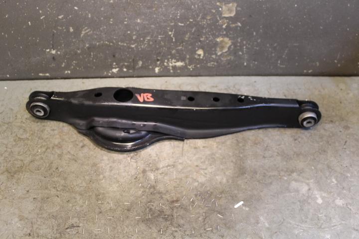 31429120 : Tragarm hinten - Autoparts24