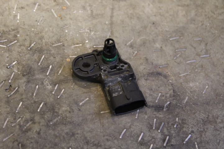 0261-230-424: common rail (Injectie) / Verstuiver Brug, Motorrubber ...