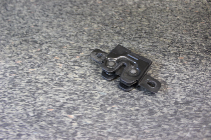 31425974 : Hjelmlås og Hjelmhængsel - Autoparts24