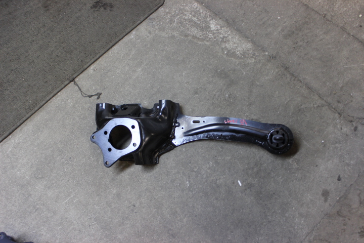 31360696 : Bærearm bag og Spindel - bag - Autoparts24