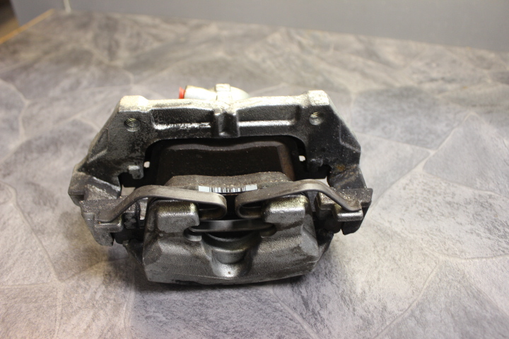 31423311 : Bremsekaliber - for venstre - Autoparts24