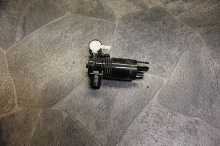 1026810 : Ruitensproeier pomp / motor - Autoparts24