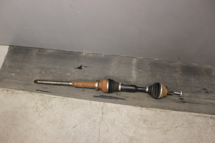 31367563 : Aandrijfas voor - Autoparts24