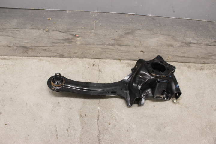 31360696 : Bærearm bag og Spindel - bag - Autoparts24