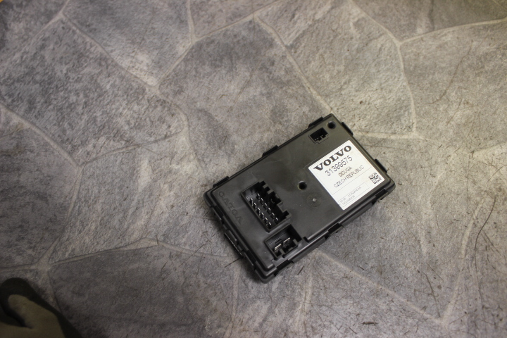 31407107 : Steuergerät - Anhängerkupplung - Autoparts24