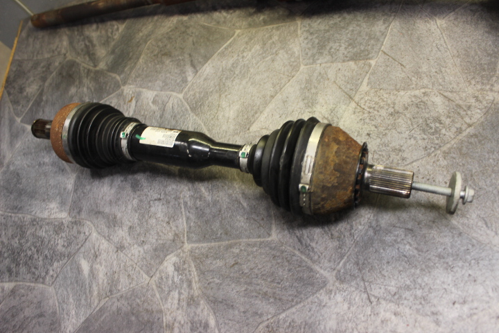 36051322 : Drivaksel for - Autoparts24