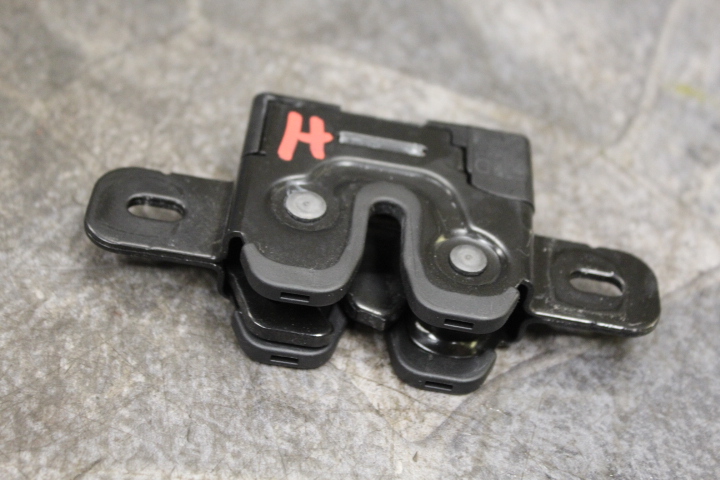 31425974 : Hjelmlås og Hjelmhængsel - Autoparts24