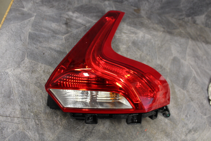 31395845 : Baglygte - Autoparts24