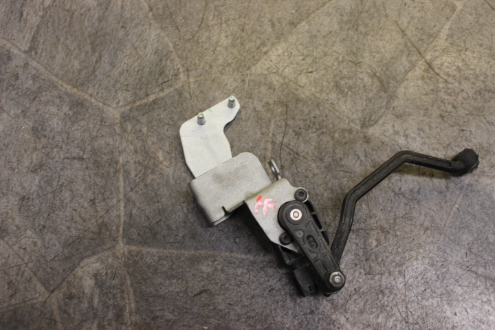 31340263 : Sensor - lygtejustering og Xenon / led relæ - Autoparts24