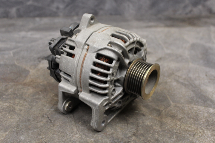0124325139 : Dynamo / Alternator - Autoparts24