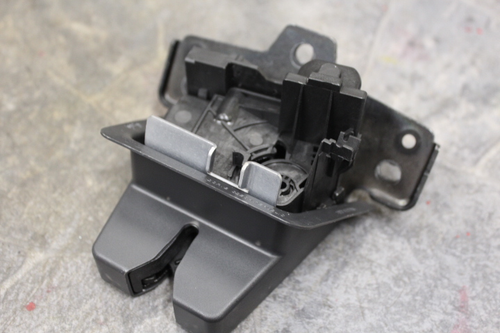 31484235 : Centrallås og Låsecylinder - Autoparts24