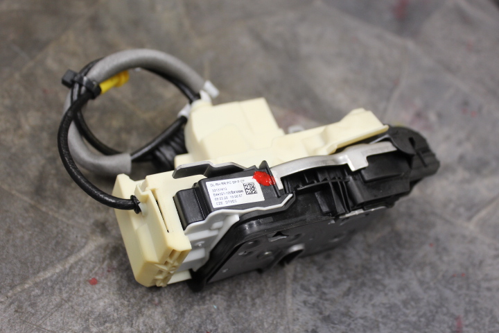 E44321-100 : Deurslot - Autoparts24