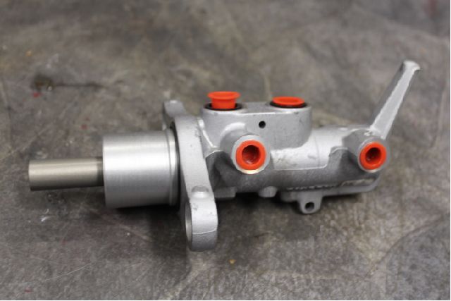 31381417 : Bremse hovedcylinder - Autoparts24