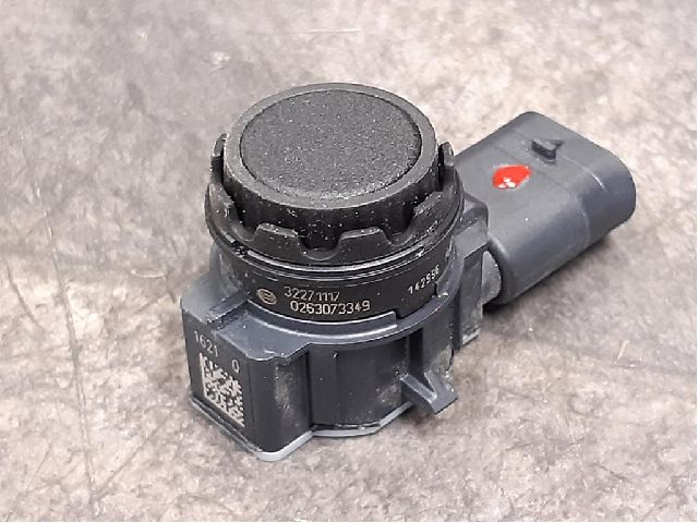 32271117 : Parkeerhulp achter sensor en Parkeerhulp sensor voorzijde ...