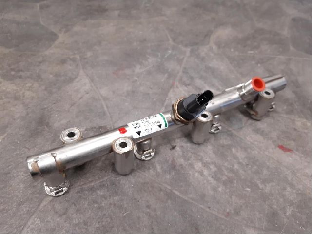 Renault Captur Hochdruckrail gebraucht kaufen | Autoparts24