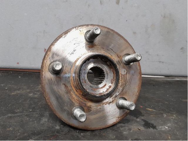 Toyota Camry - Asschenkel / Wielnaaf voor, links en rechts gelijk Camry ...