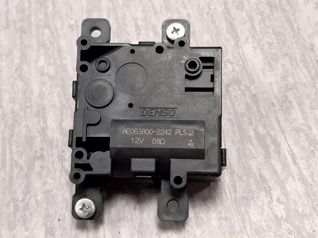 Toyota COROLLA Estate (_E21_) Heater Vent Flap Control Motor 87106 ...
