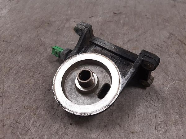 Volvo V50 Ölfilterstutzen gebraucht kaufen | Autoparts24