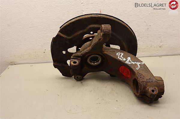 31451326 : Asschenkel / Wielnaaf voor - Autoparts24