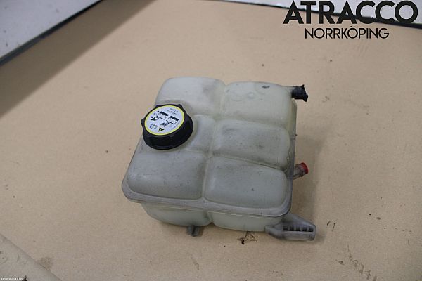 31339104 : Expansievat / Koelvloeistof Reservoir - Autoparts24