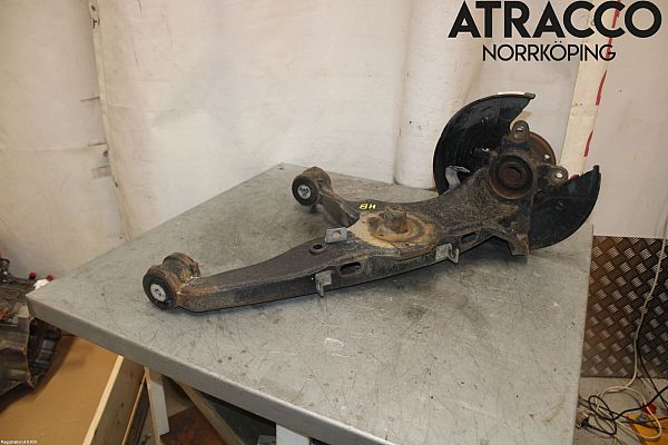 7E0501072 : Bærearm bag og Spindel - bag - Autoparts24