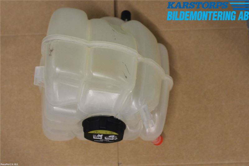 31338291 : Expansievat / Koelvloeistof Reservoir - Autoparts24