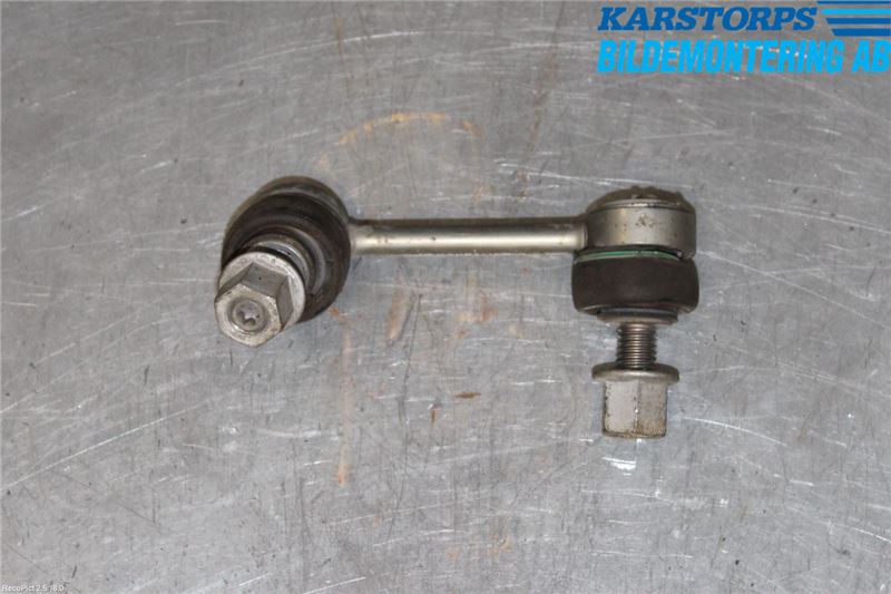 31387675 : Stabilisator, achter en Stabilisator voor - Autoparts24