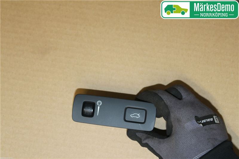 31376510: Kontakt -dør, Kontakt - diverse, Lyskontakt, - Autoparts24