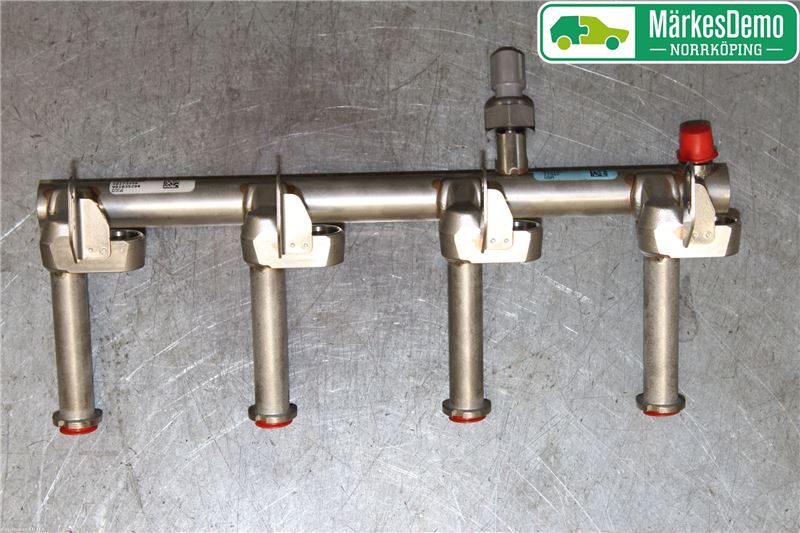 31478555 : Pijp voor sproeier en Hogedrukrail / injectiespuitleiding ...