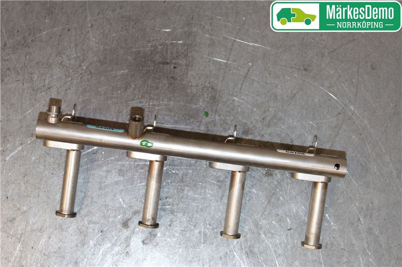 31410835 : Pijp voor sproeier en Hogedrukrail / injectiespuitleiding ...