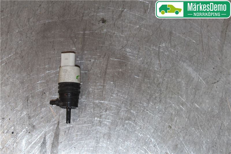 Mercedes-Benz C-class - Ruitensproeier pomp / motor Cclass | Autoparts24