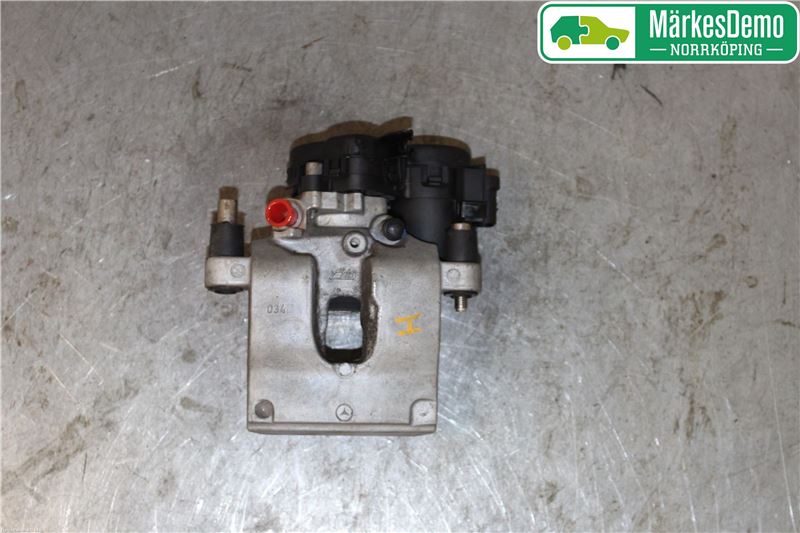 A-205-423-03-81: Remklauw, linksachter, Remklauw, rechtsachter ...