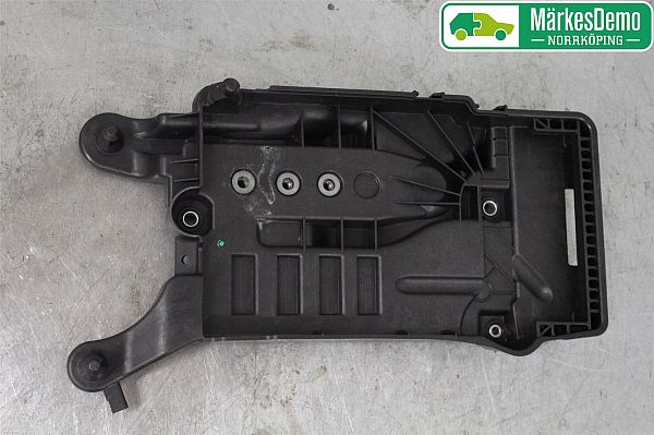 Seat Arona Batteriekasten gebraucht kaufen - Autoparts24