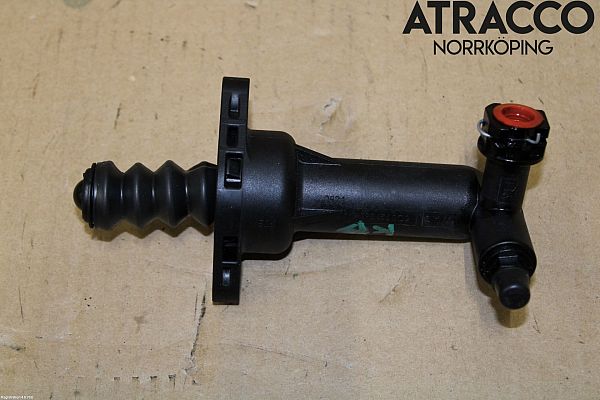 5Q0-721-261-N : Kobling - slavecylinder - Autoparts24