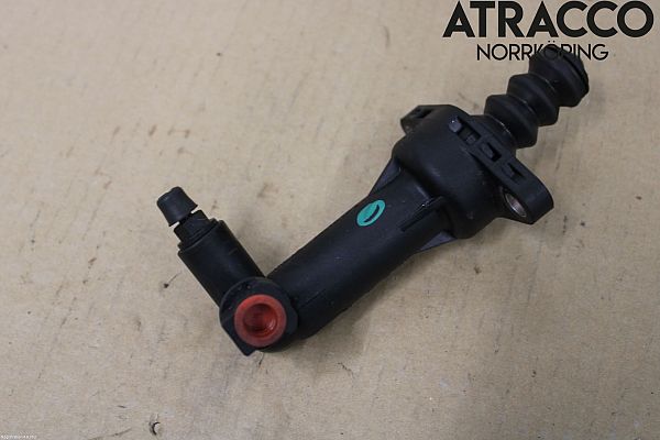 5Q0-721-261-N : Kobling - slavecylinder - Autoparts24