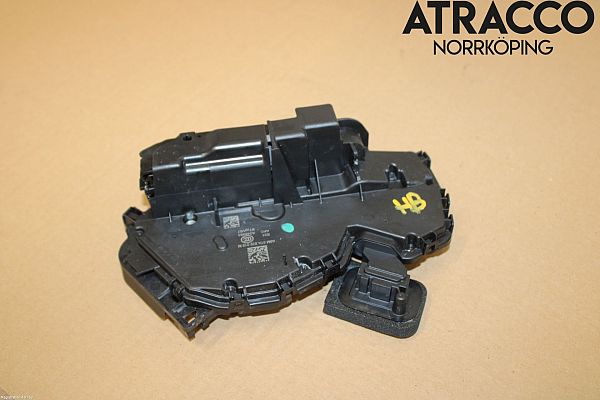 5TA-839-016-M : Dørlås og Centrallås - Autoparts24