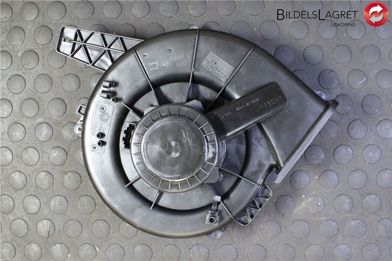 6R1-819-015A : Blæsermodstand / Varmeblæser og Kølerblæser el - Autoparts24